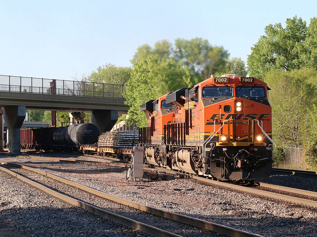 BNSF 7002
